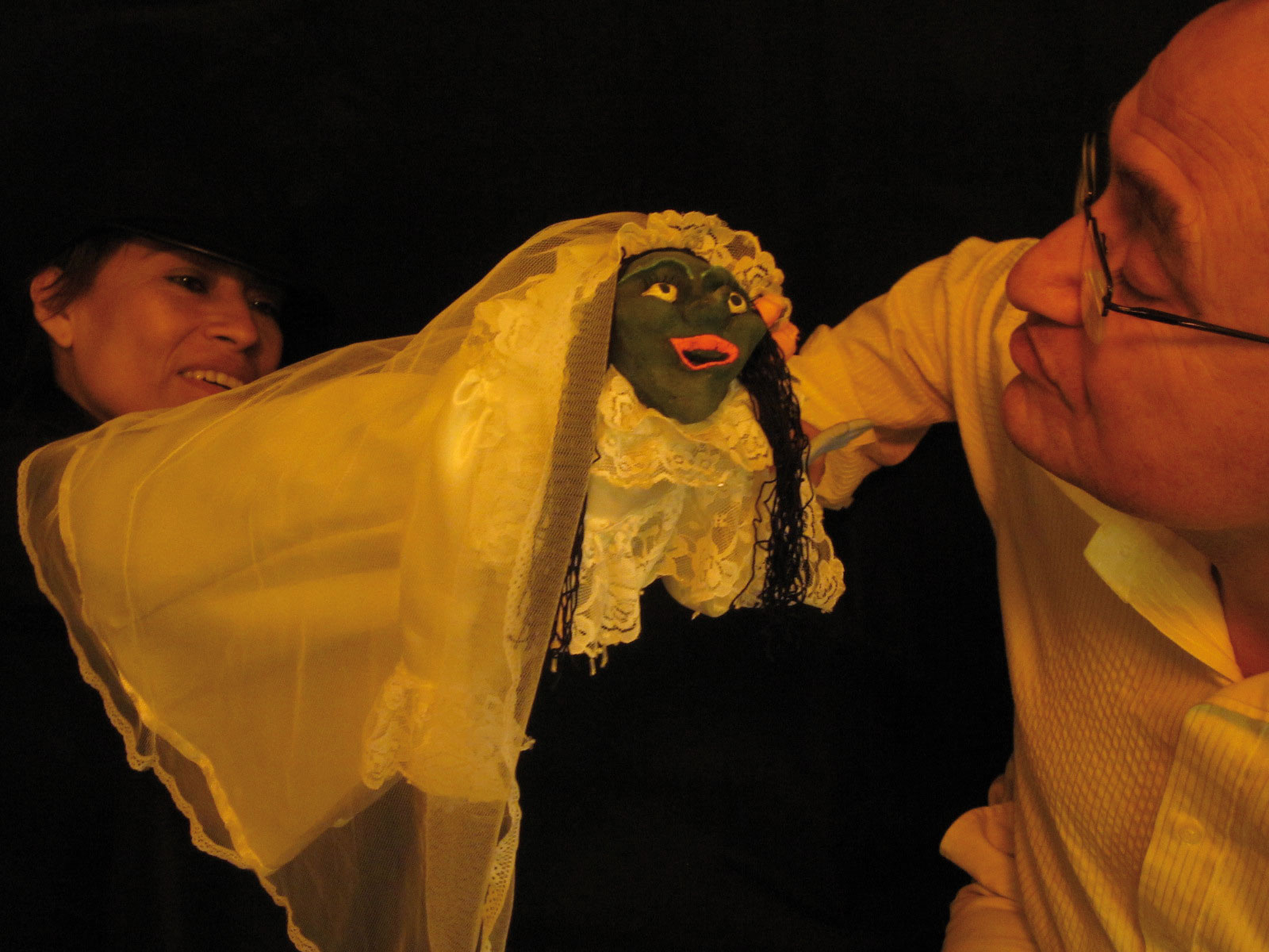 'Historia para iluminar la noche' en el Auditorio Elisa Toulier de Lima ...