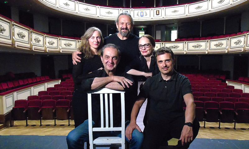 Morfeo Teatro lleva a escena ‘Strip-tease’, una comedia provocadora – Artezblai