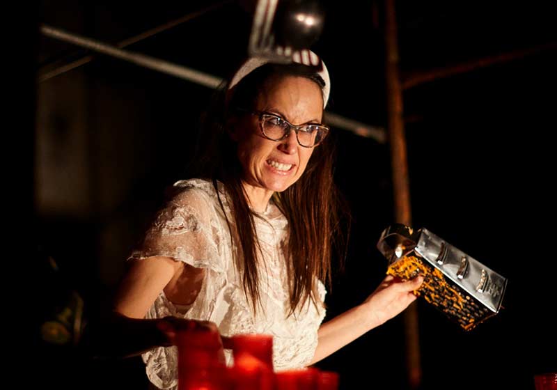 'María Milagros', la mujer que convierte una cocina de Carabanchel en un palio de Semana Santa ...