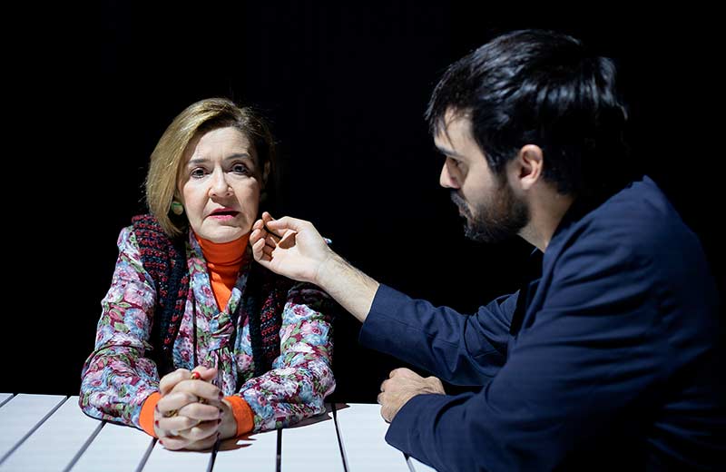 El montaje teatral de Israel Elejalde 'Tan solo el fin del mundo', en ...