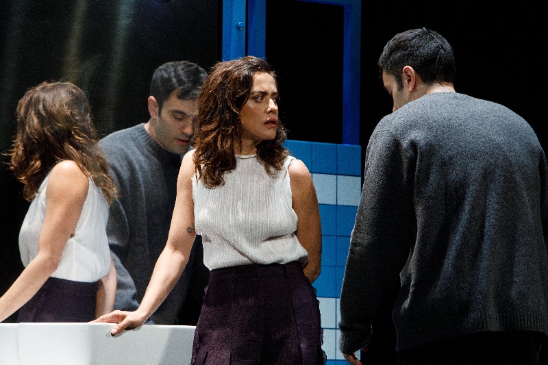 María León da vida a Nora Helmer en una 'Casa de muñecas' que Eduardo ...